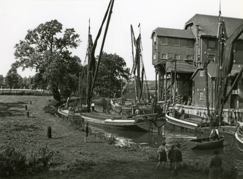 32: Stones of Old London Bridge at Beaumont Quay – Building London ...