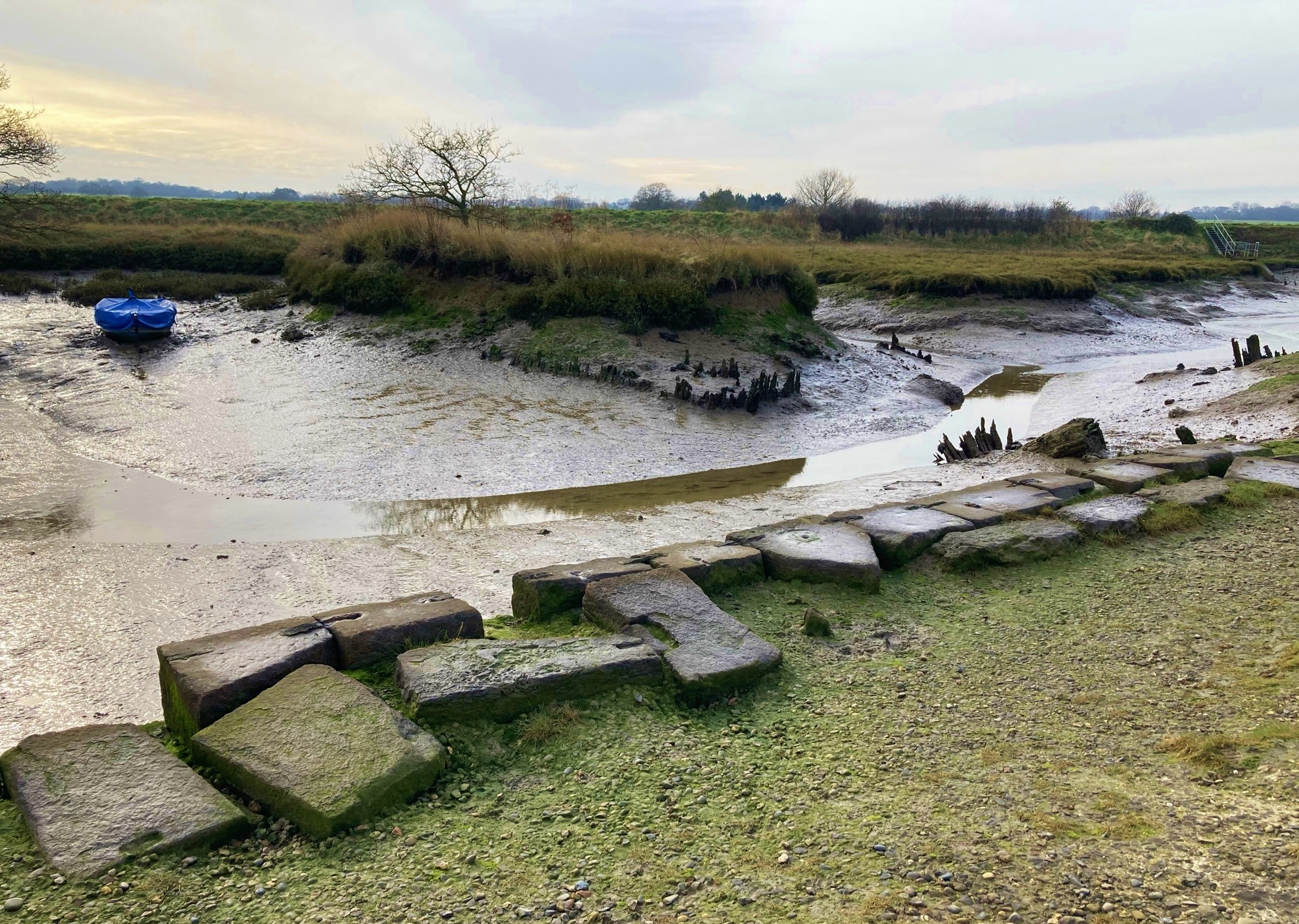 32: Stones of Old London Bridge at Beaumont Quay – Building London ...