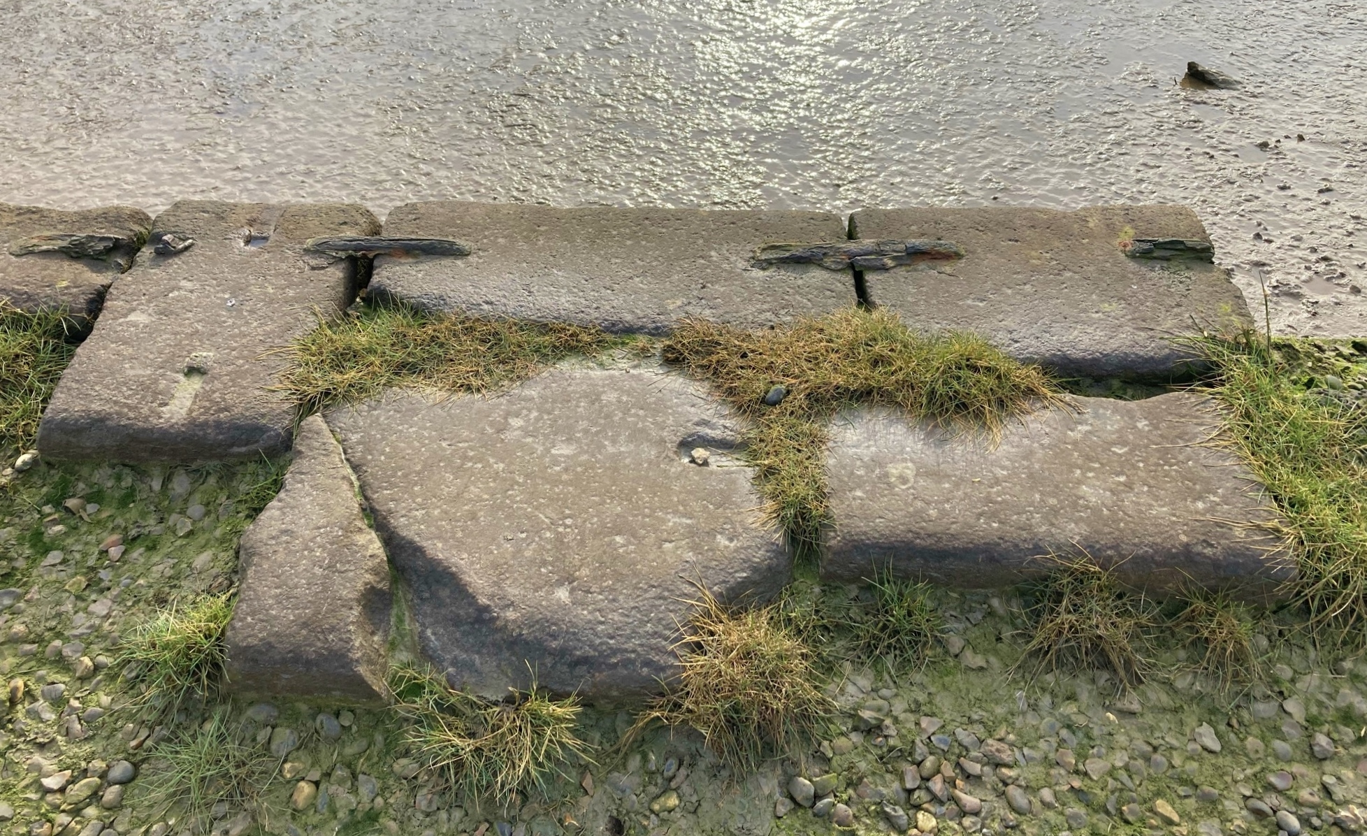 32: Stones of Old London Bridge at Beaumont Quay – Building London ...