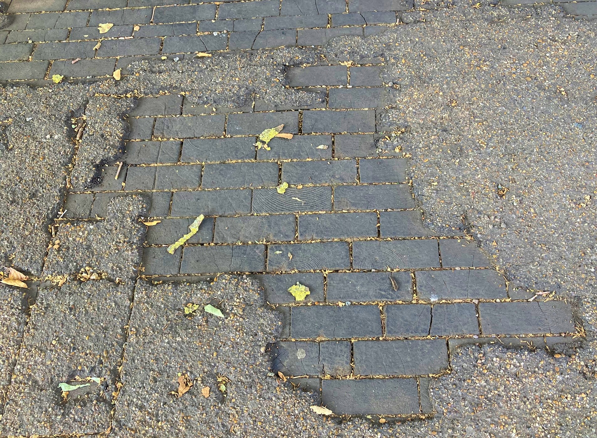 58: London’s hidden and not so hidden, wooden streets. – Building ...