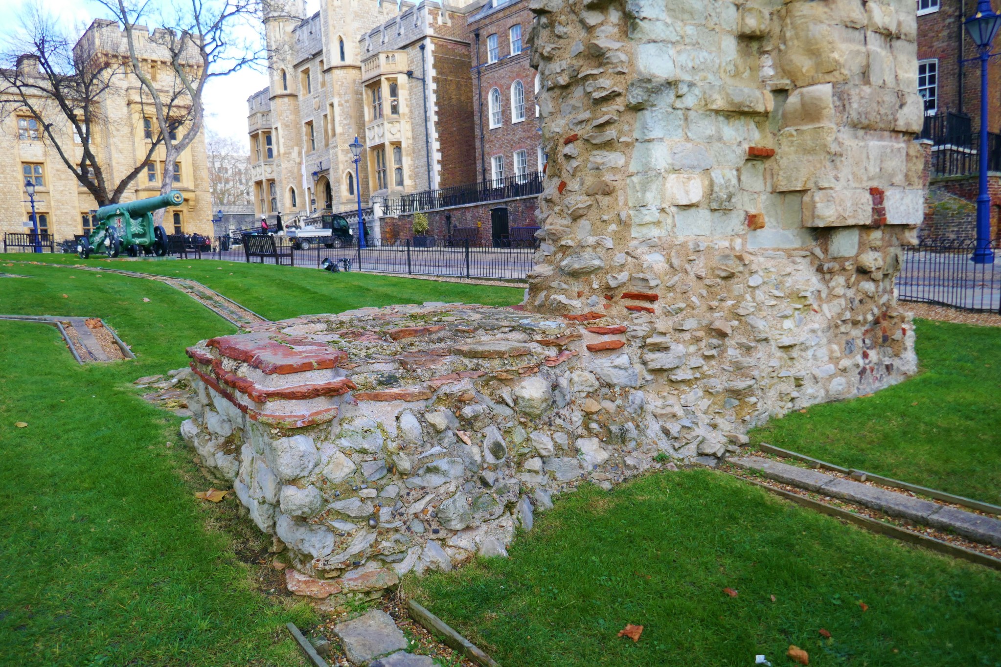 59: The building blocks of London’s Roman wall – Building London – what ...